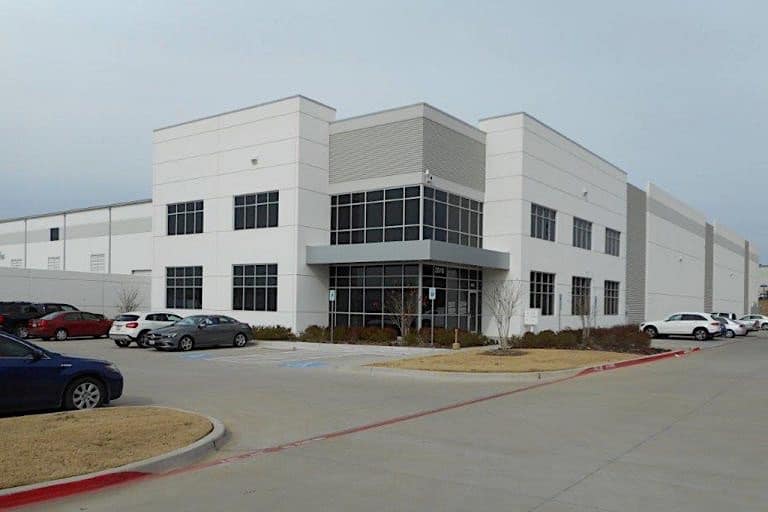 DTNA Dallas Facility Aims for 'Record' Parts Distribution - School ...