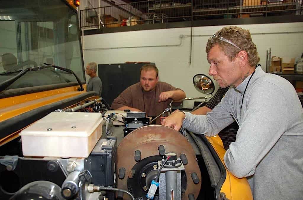 Top 5 Things to Look For in a Fleet Maintenance System - School ...