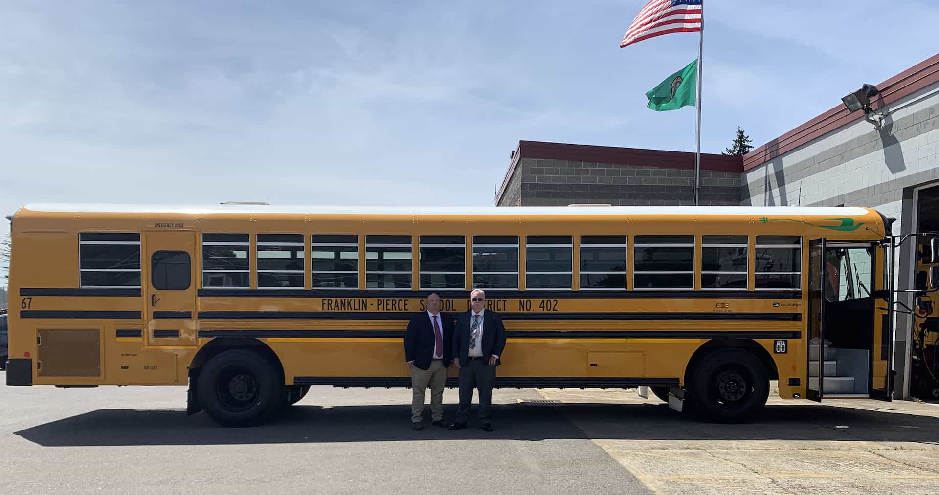Washington School District Purchases its First All-Electric School Bus ...