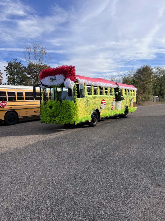 Gallery: School Districts Decorate School Buses for Holiday Spirit ...